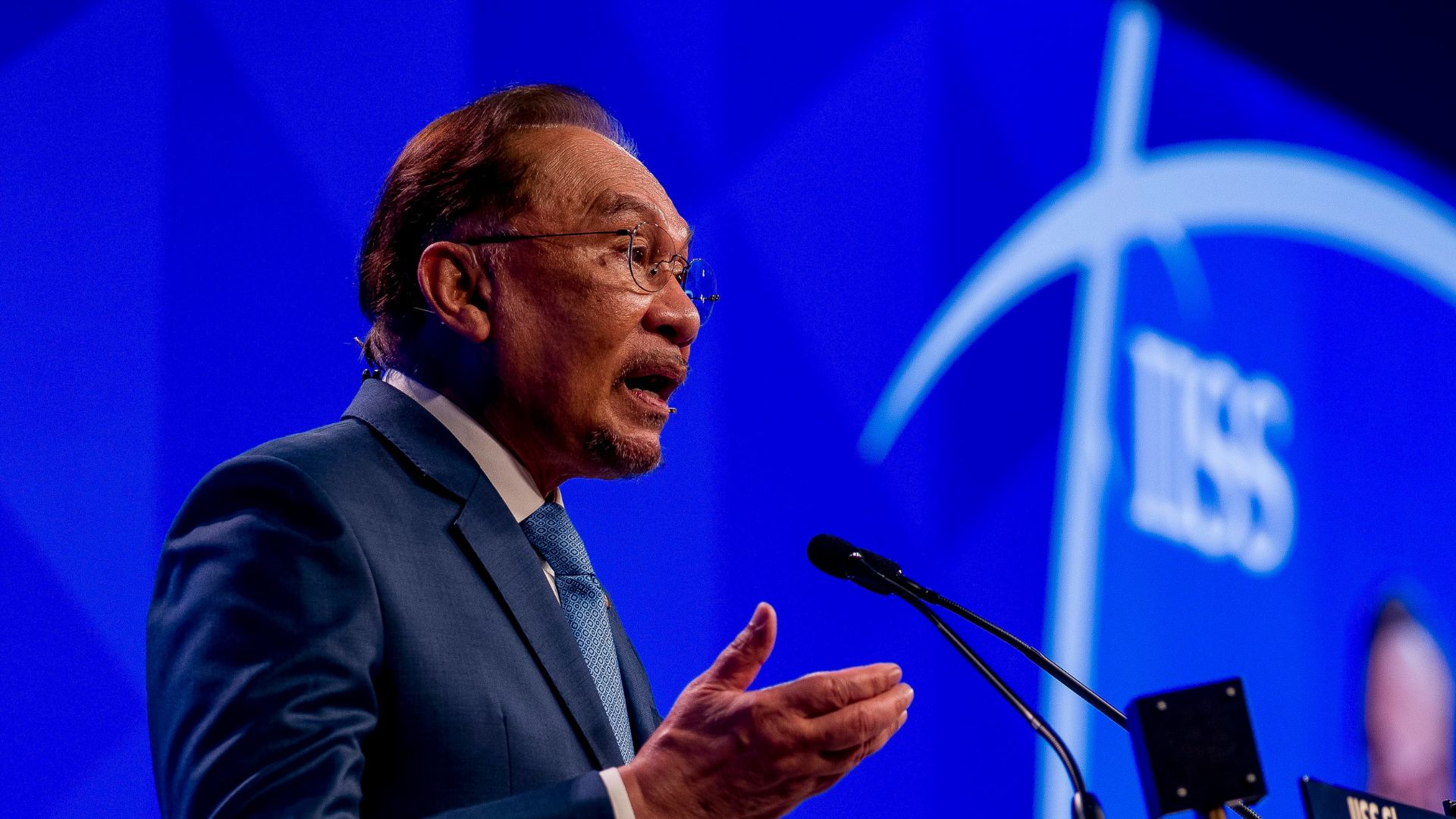 Mahkamah Tolak Permohonan Rujuk Isu Imuniti PM, Anwar Kekal Fokus ...