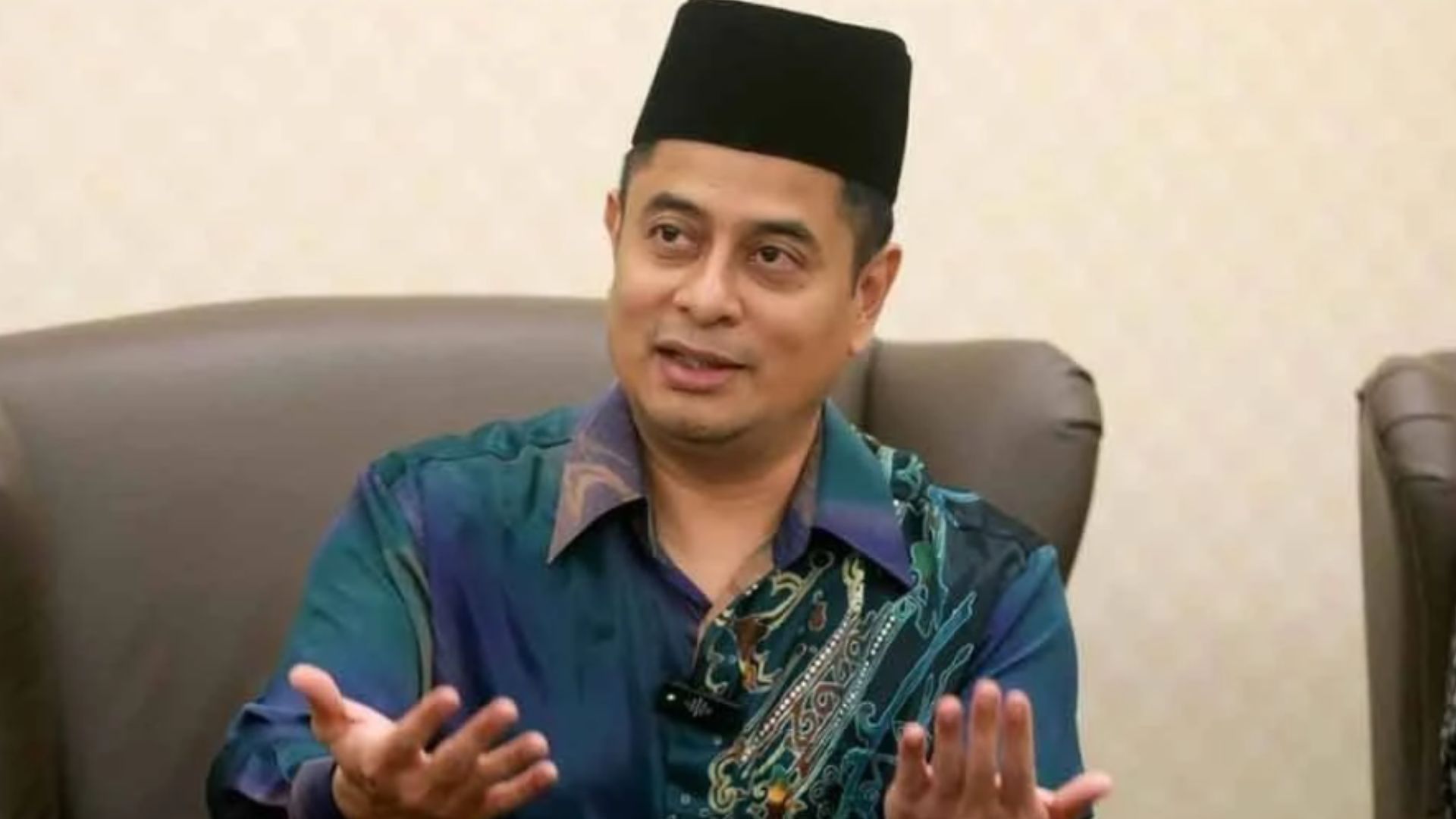 Selangor Pecat 87 Pentadbir Masjid - Channel 10