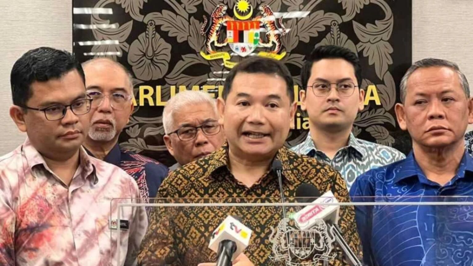 ‘Diam, Jika Teruskan Aids!’, Rafizi Dedah Ancaman - Channel 10